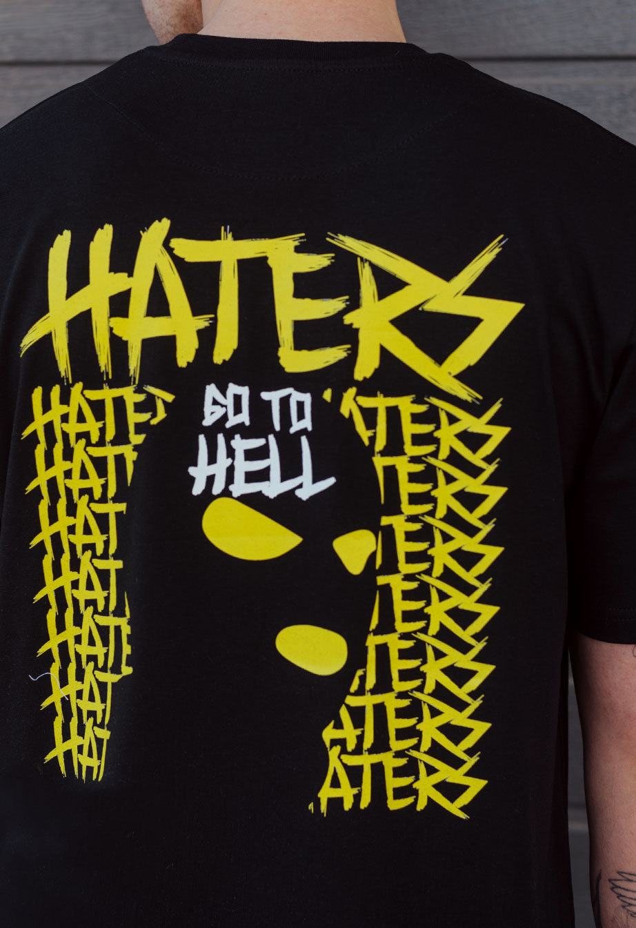 Футболка чоловіча Staff haters чорна з принтом з надписом недорога купити