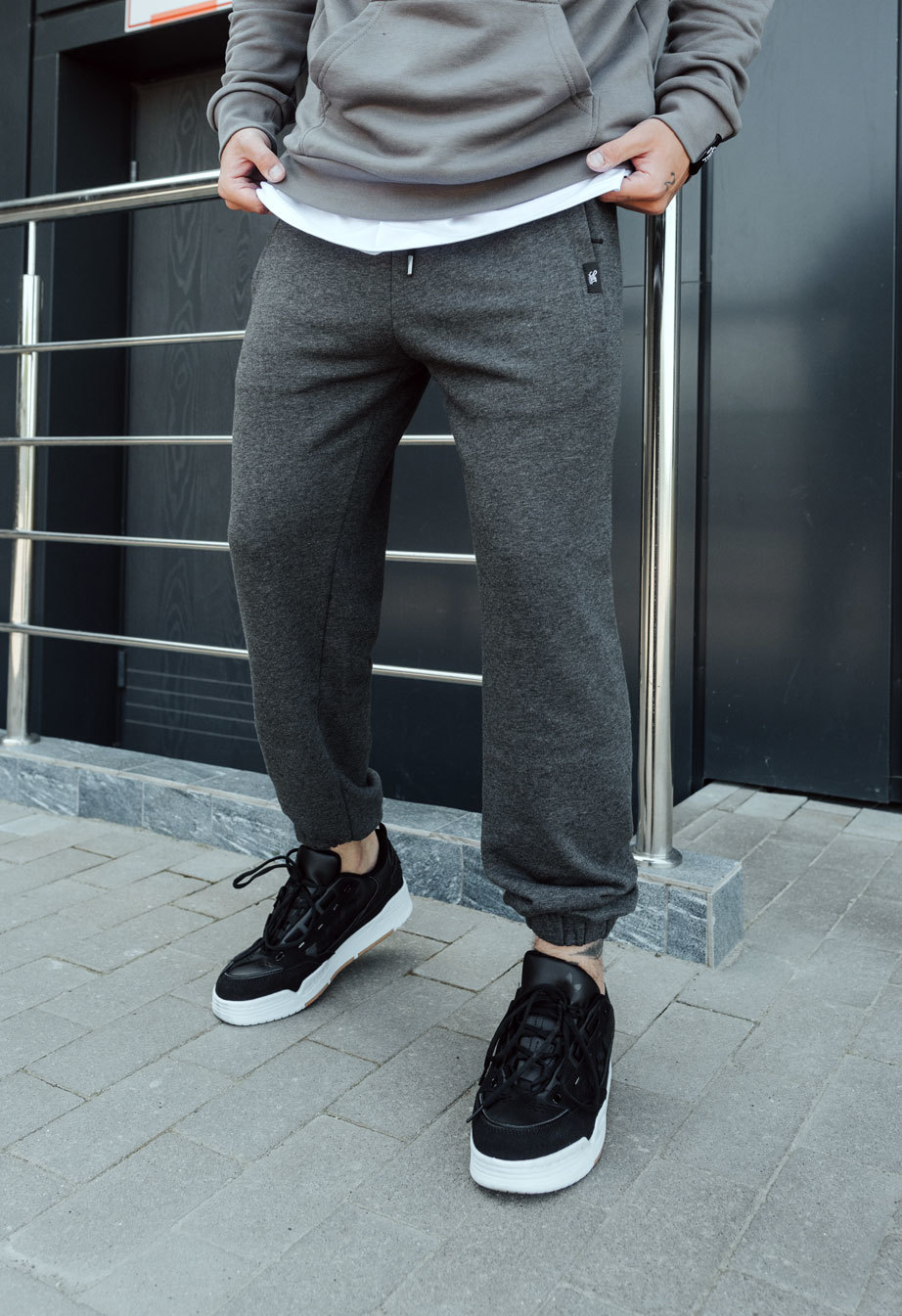 Спортивні штани чоловічі Staff graphite basic графітового кольору бавовняні базові брендові ціна