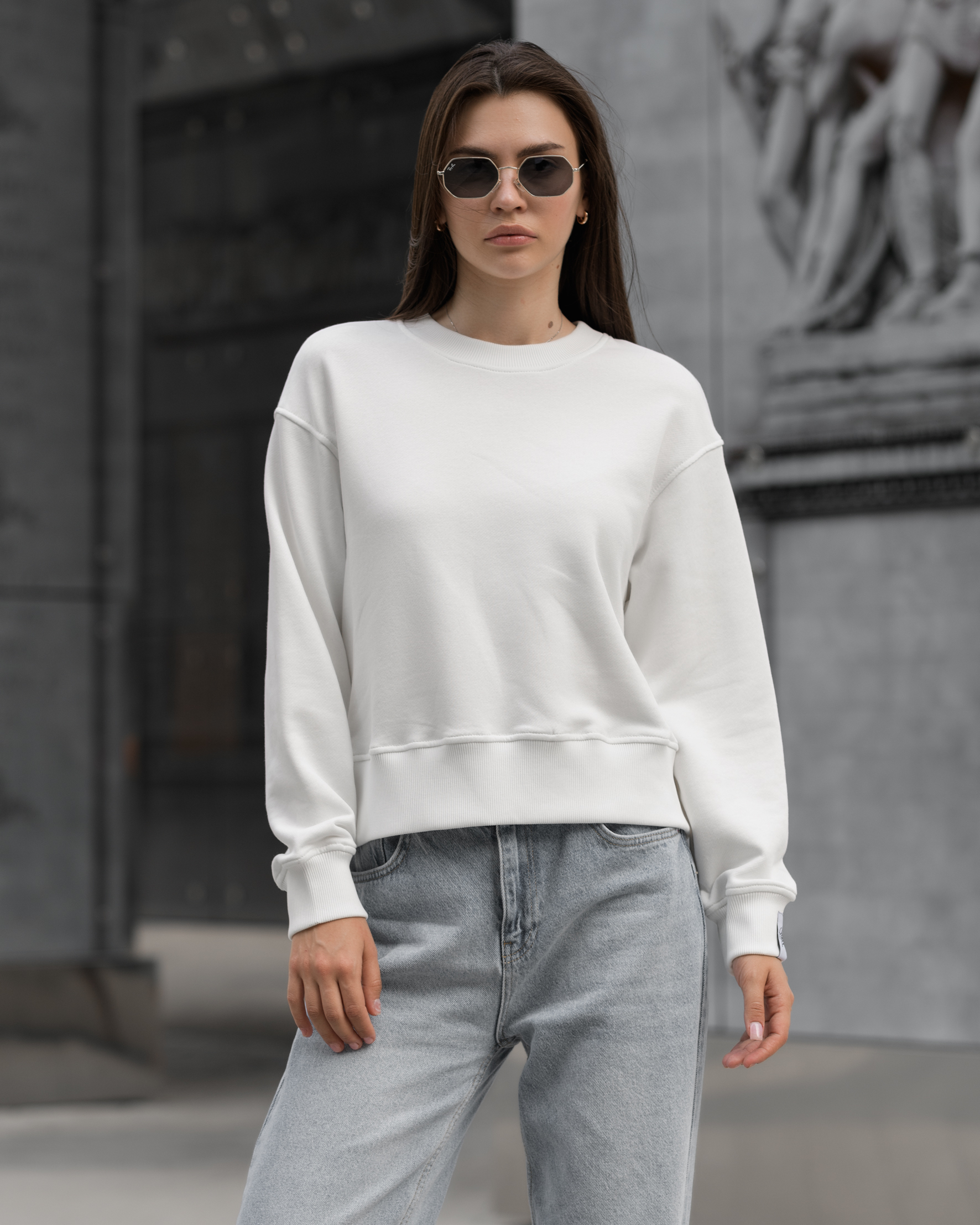 Світшот жіночий Staff milk basic молочного кольору однотонний брендовий базовий купити