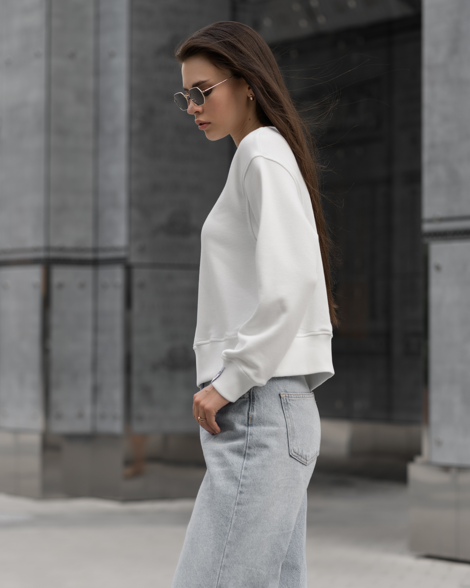 Світшот жіночий Staff milk basic молочного кольору однотонний брендовий базовий купити