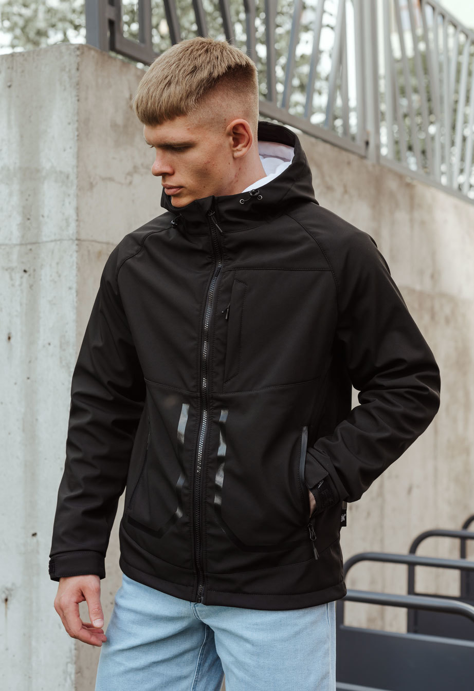 Чоловіча куртка Staff cu soft shell black чорна водонепроникна недорога з капюшоном весна-осінь ...