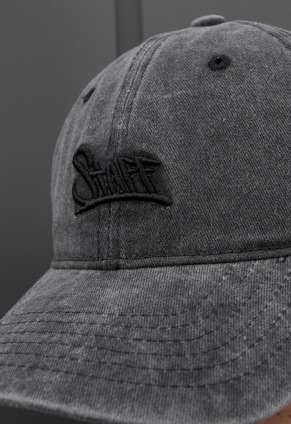 Кепка чоловіча Staff dark gray logo темно-сіра бавовняна з логотипом на літо модна купити