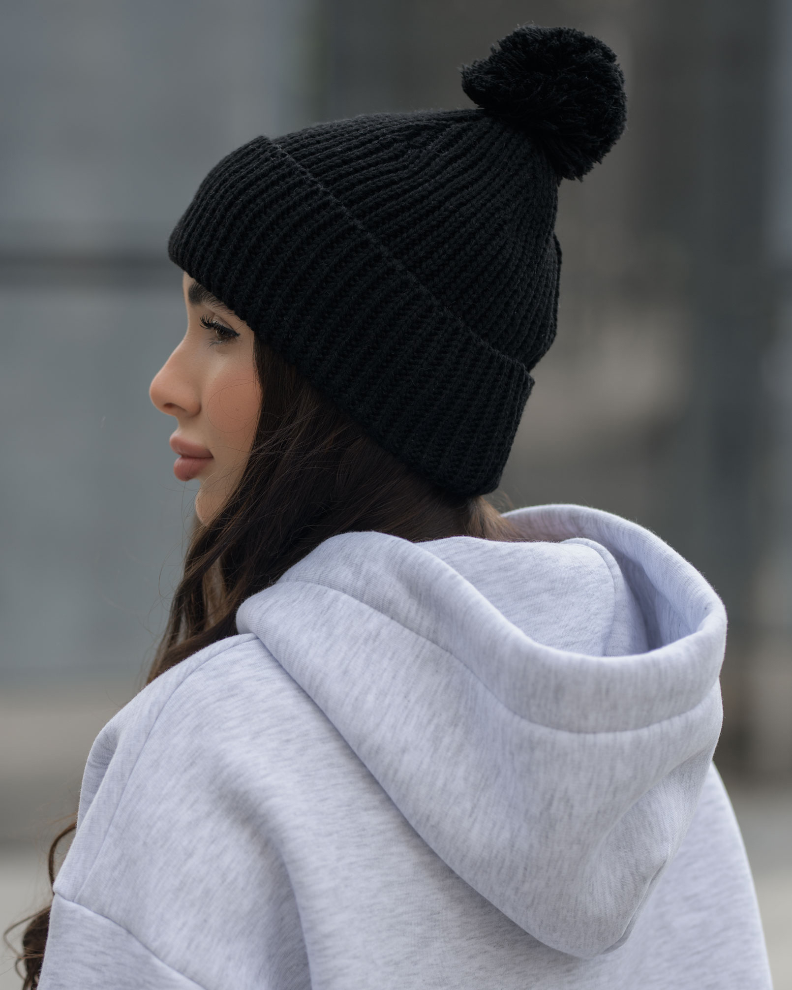 Зимова шапка жіноча Staff pompon black чорна з помпоном з відворотом ...