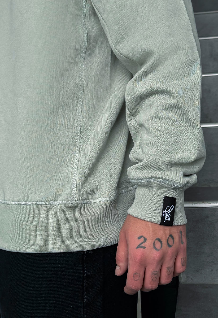 Світшот чоловічий Staff gray olive basic сіро-оливкового кольору однотонний базовий недорогий ...