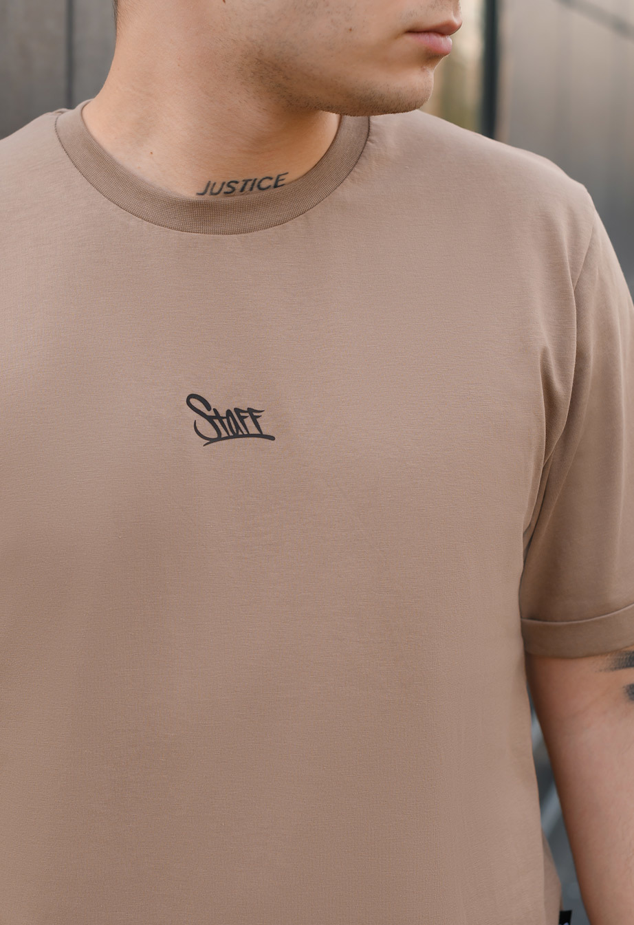 Футболка чоловіча Staff light brown logo світло-коричнева бавовняна модна з логотипом купити