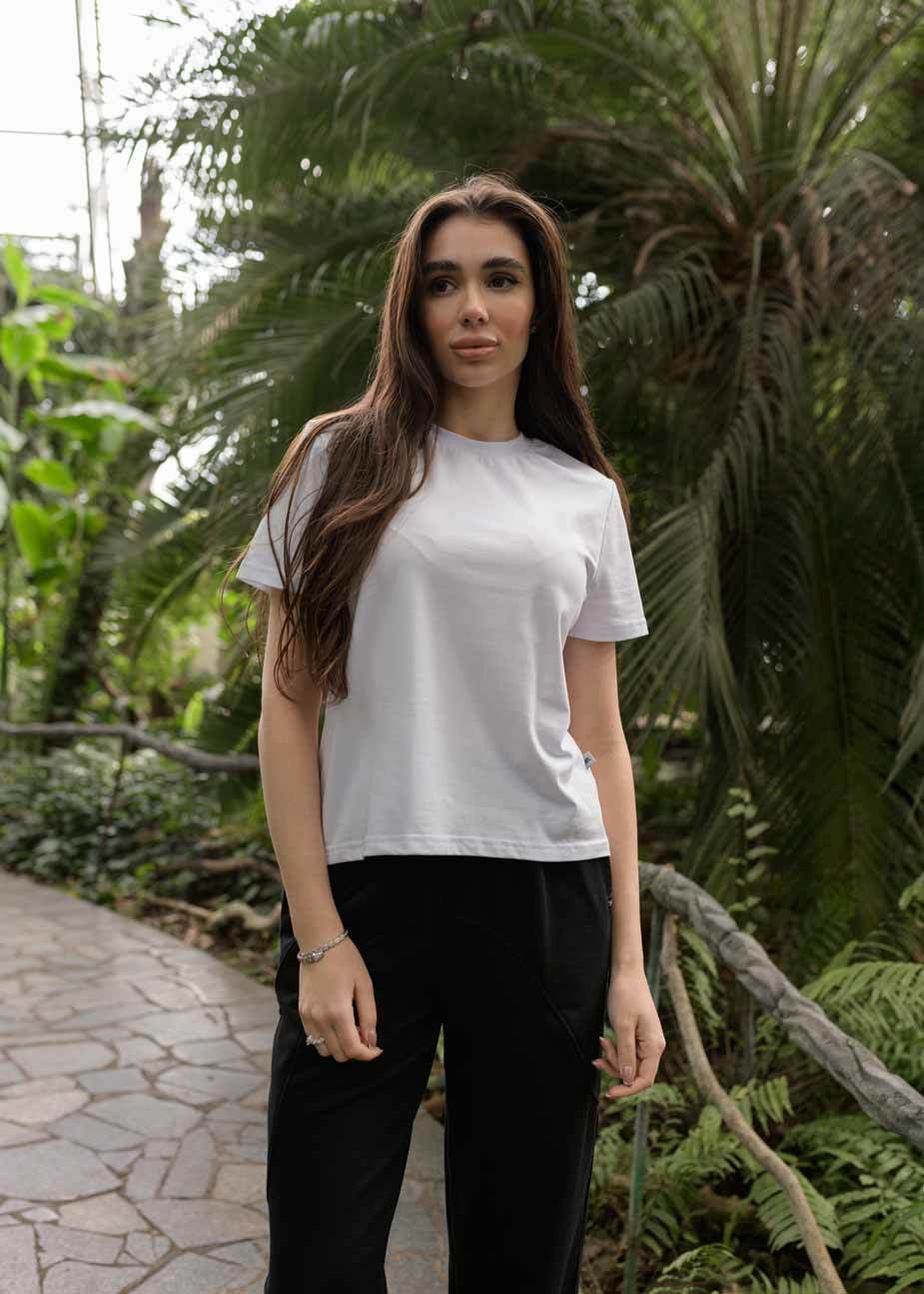 Жіноча футболка Staff sum white біла для дівчини однотонна купити