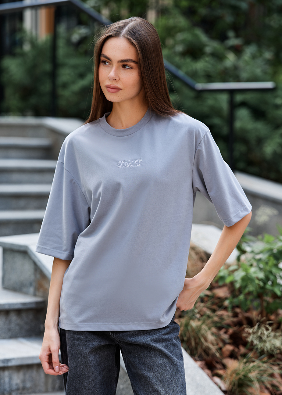 Жіноча футболка Staff bk gray logo сіра стильна з логотипом оверсайз ціна