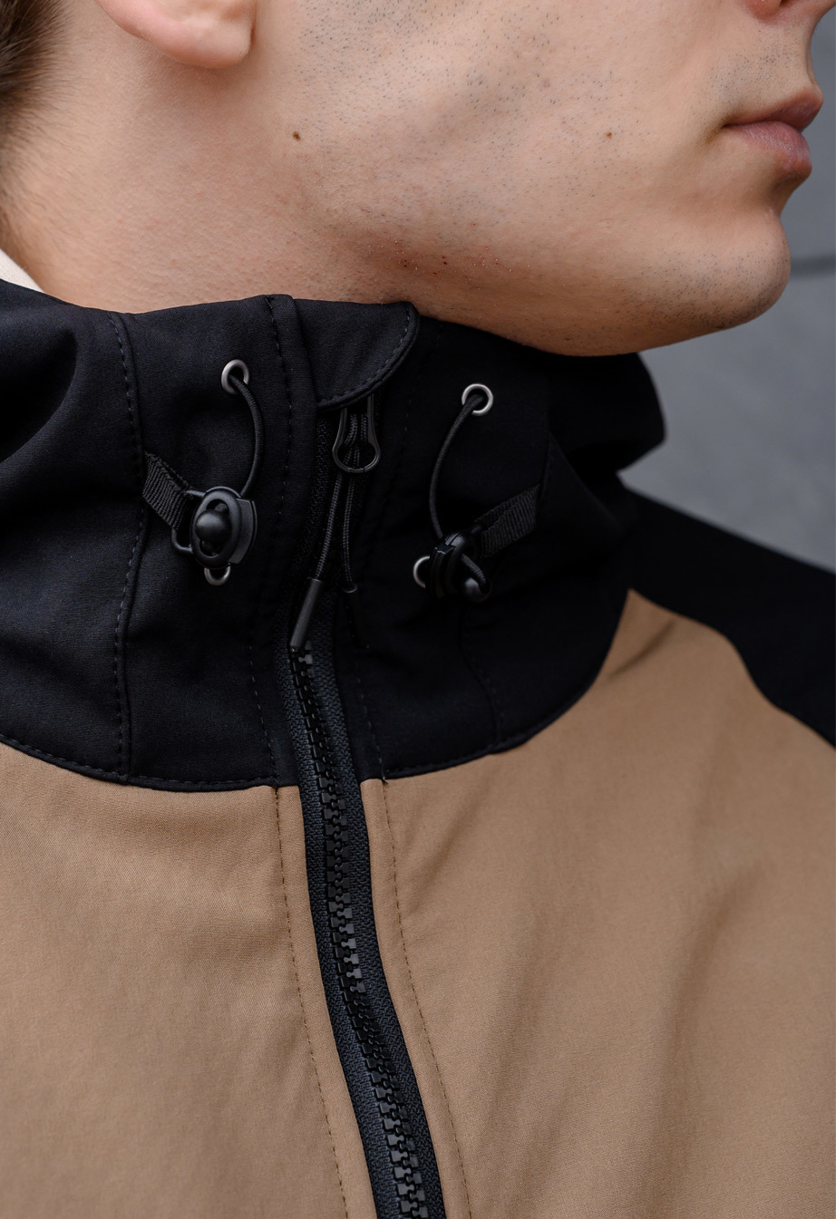 Чоловіча куртка Staff soft shell ob beige & black бежево-чорна з капюшоном недорога ...