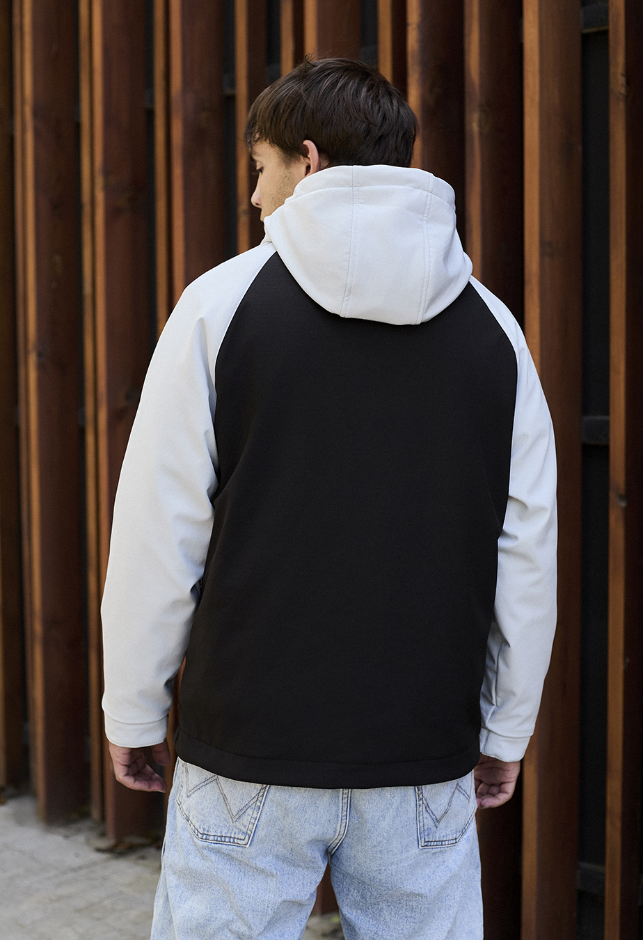 Чоловіча куртка Staff soft shell mo white & black біло-чорна брендова з логотипом легка з ...