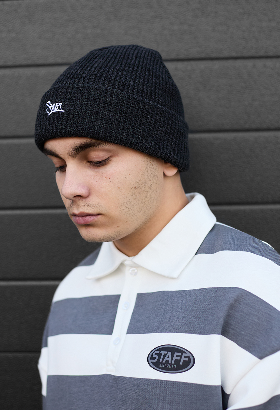 Шапка чоловіча Staff 12 logo graphite графітового кольору з відворотом стильна з логотипом тепла ...