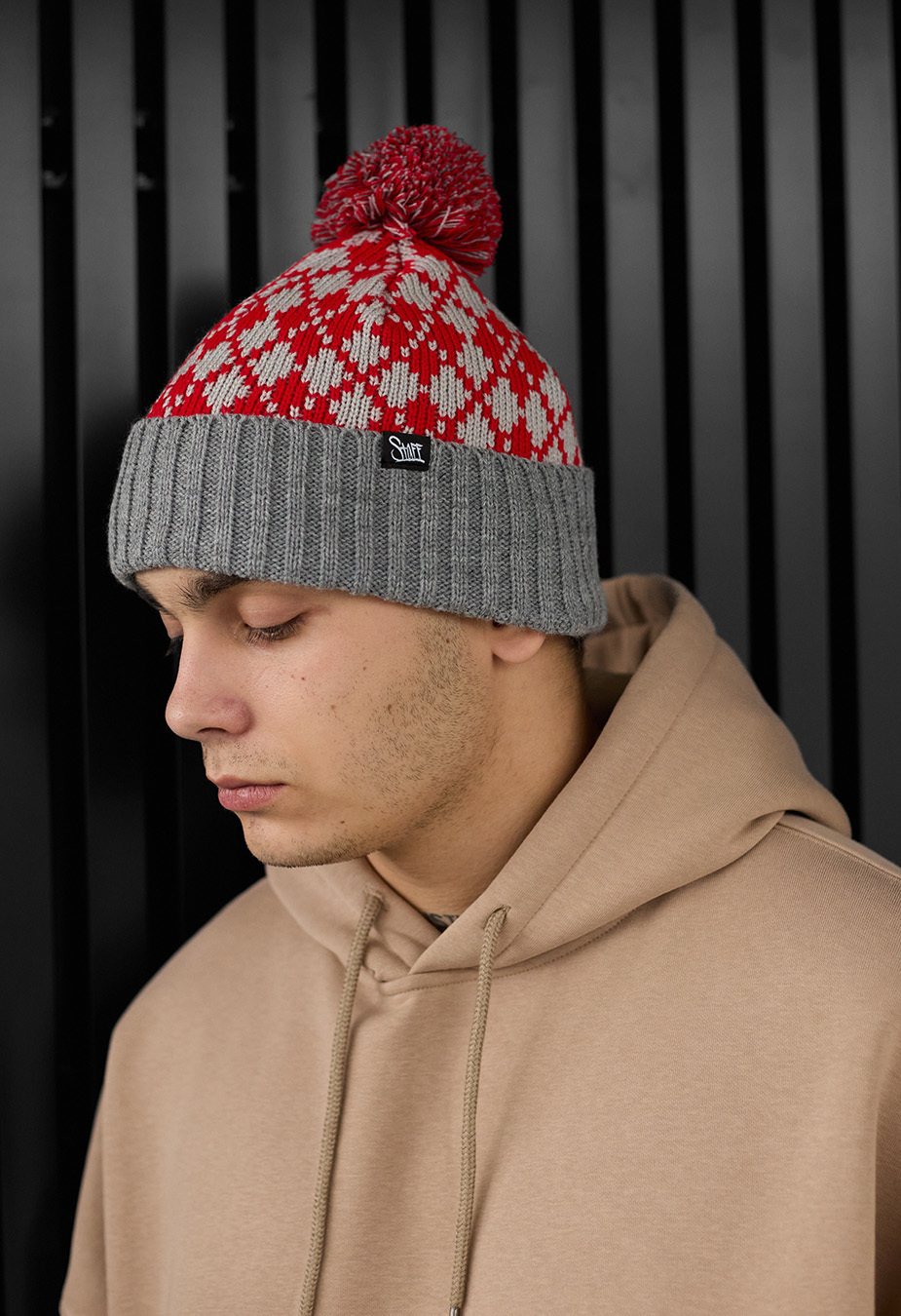 Чоловіча шапка зимова Staff red & gray pattern pompon червоно-сіра з ...