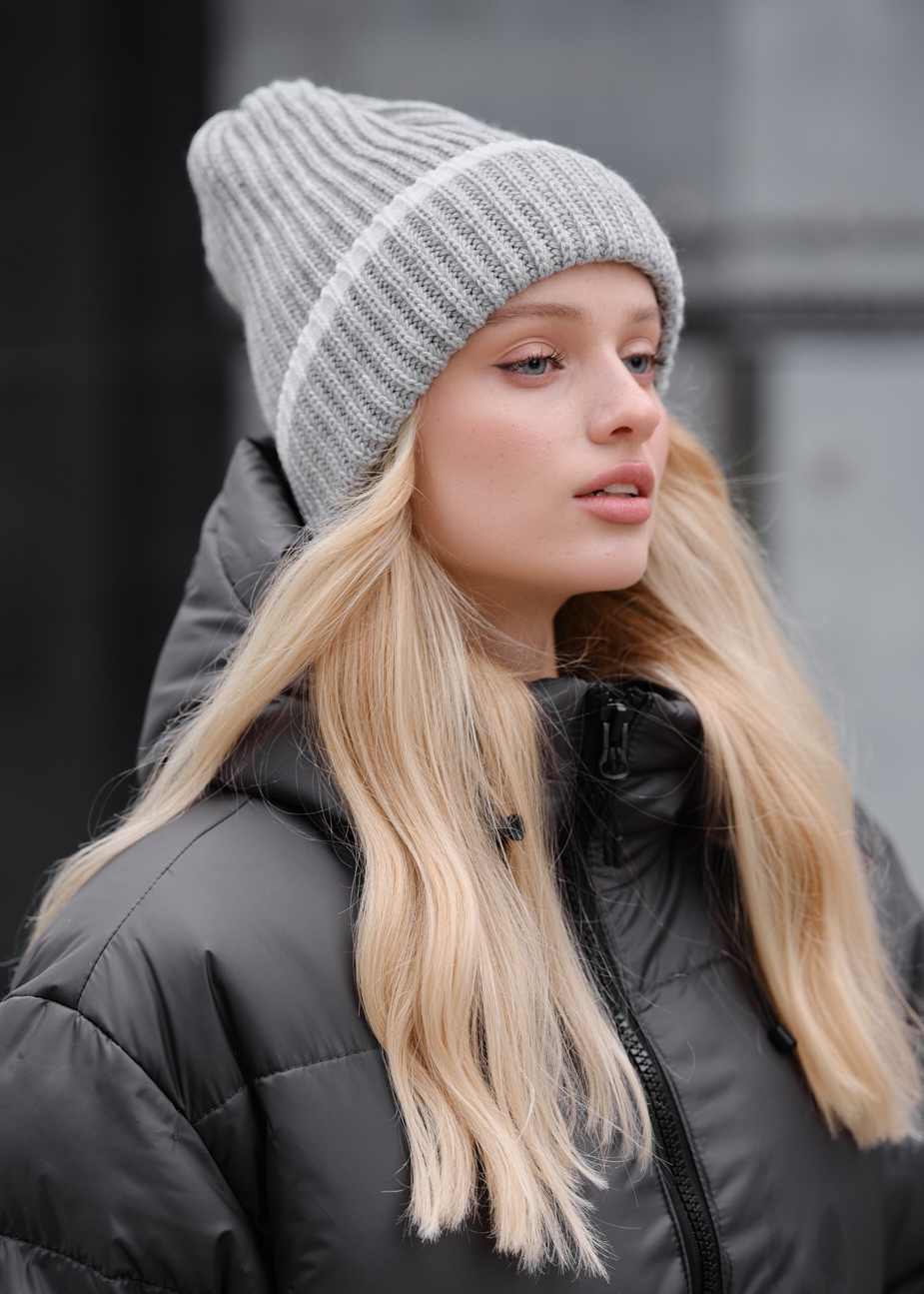 Шапка зимова жіноча Staff 2 light gray line світло-сіра з відворотом тепла з принтом недорога купити