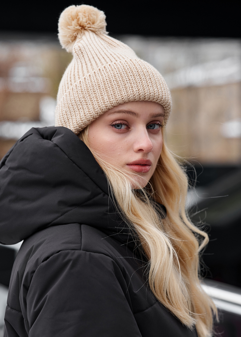 Шапка зимова жіноча Staff pompon beige бежева з відворотом тепла ...