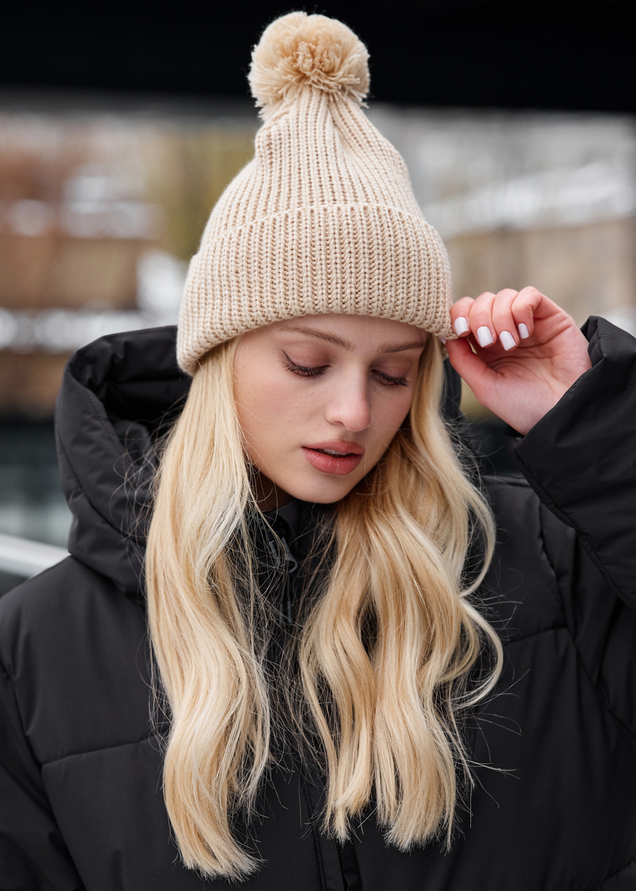 Шапка зимова жіноча Staff pompon beige бежева з відворотом тепла ...