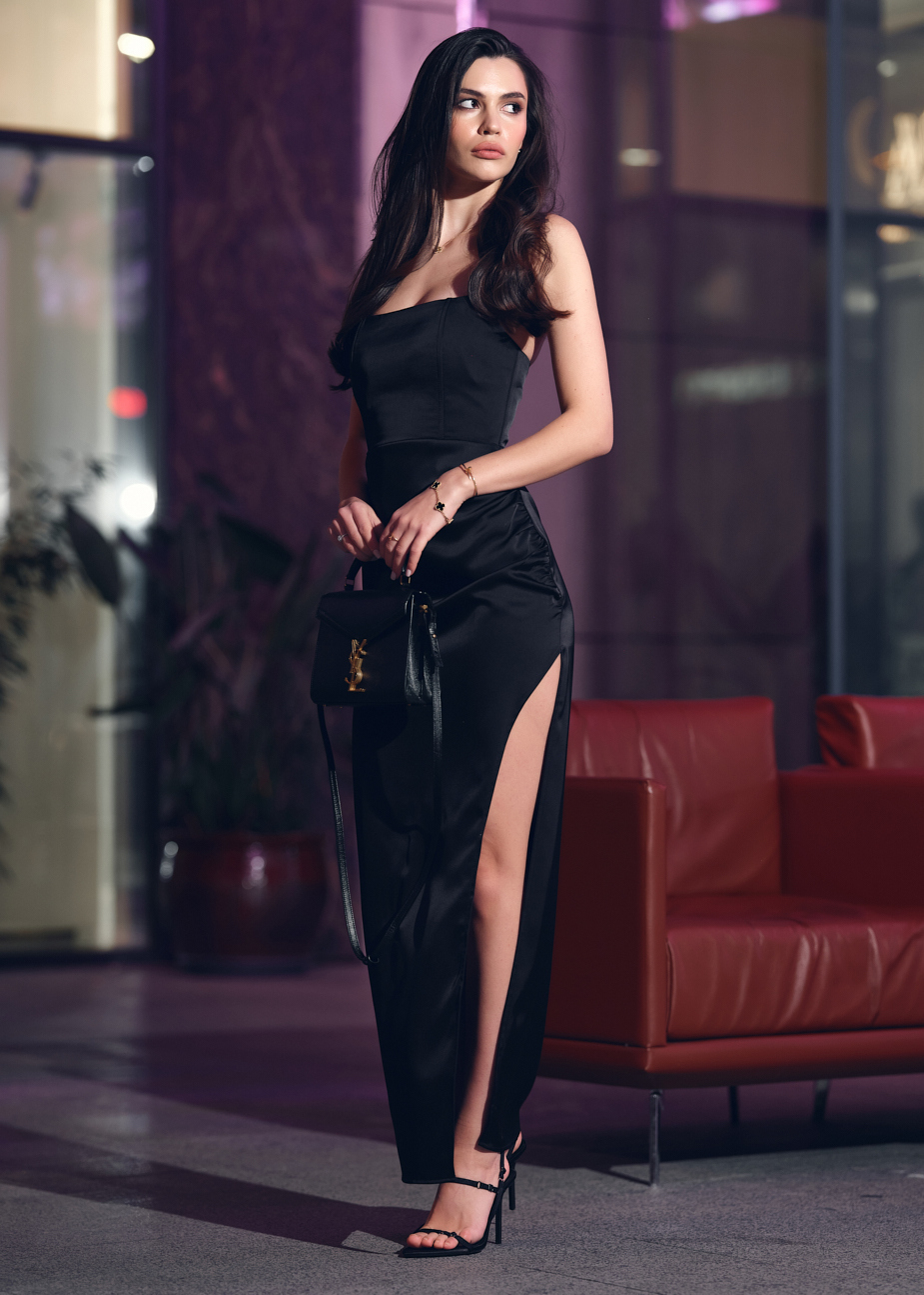 Сукня жіноча Staff le чорна подовжена модна з розрізом купити