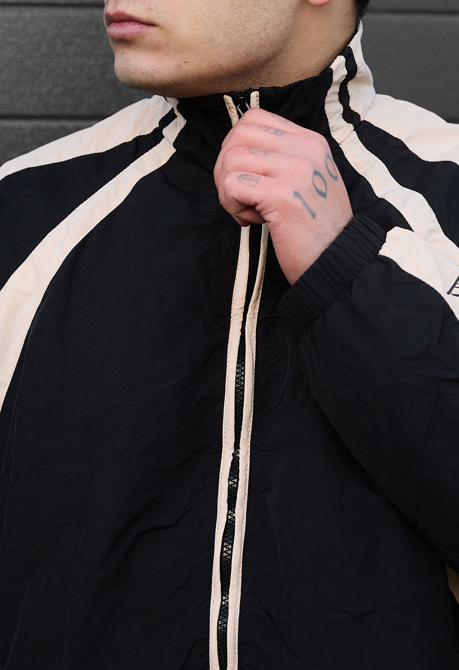 Чоловіча вітровка Staff tepy black & milk чорного/молочного кольору ...