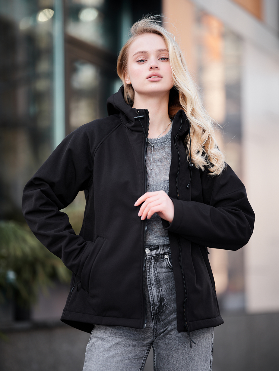Куртка жіноча Staff soft shell so black чорна з капюшоном стильна демісезонна водонепроникна ціна