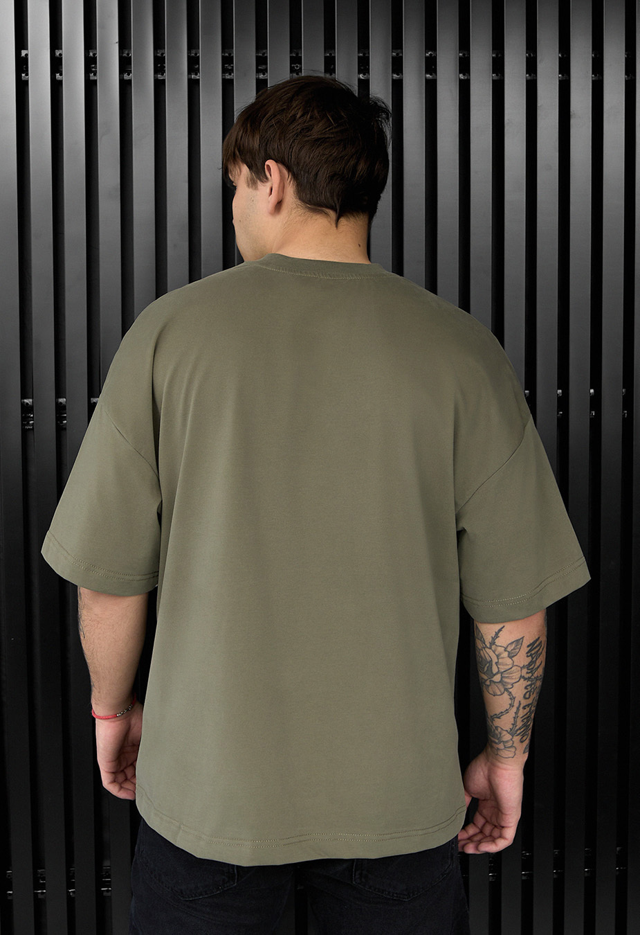 Футболка чоловіча Staff olive logo oversize оливкового кольору з логотипом брендова оверсайз купити