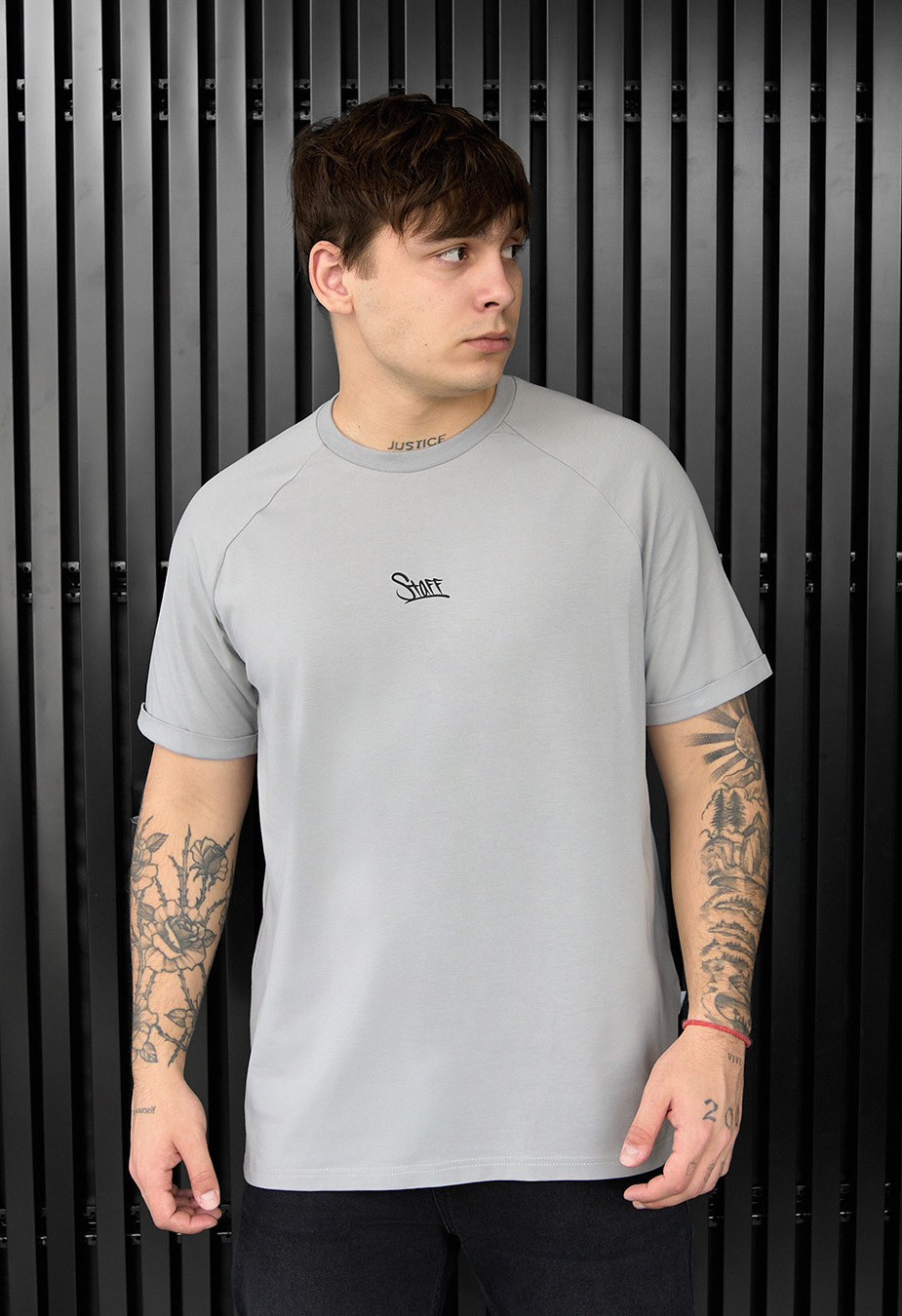 Футболка чоловіча Staff light gray logo світло-сіра модна з логотипом купити