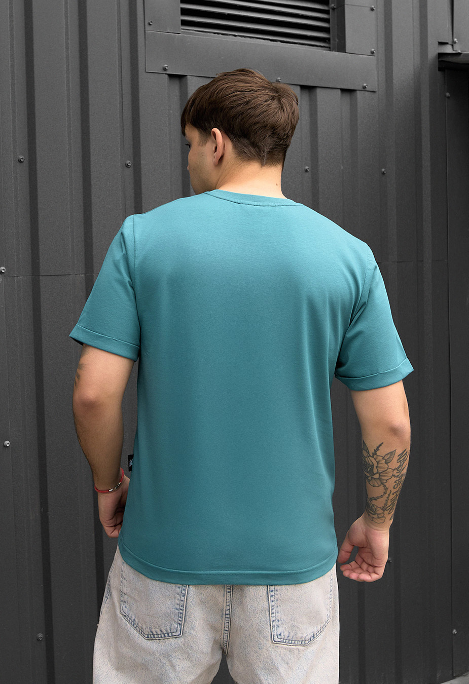 Футболка чоловіча Staff turquoise logo бірюзового кольору брендова з логотипом бавовняна купити