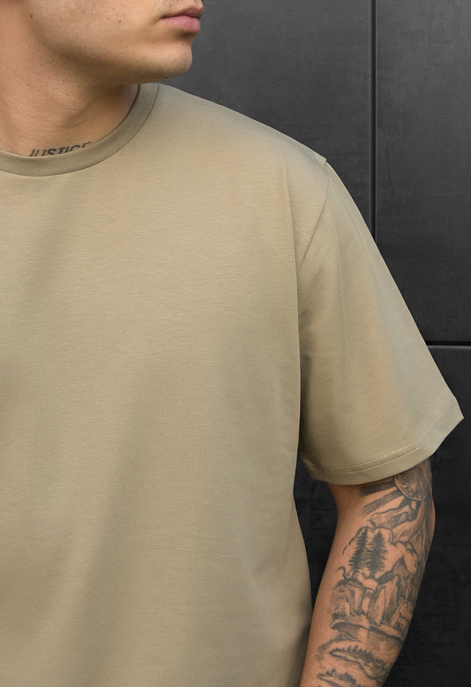 Футболка чоловіча Staff olive оливкового кольору стильна однотонна ціна