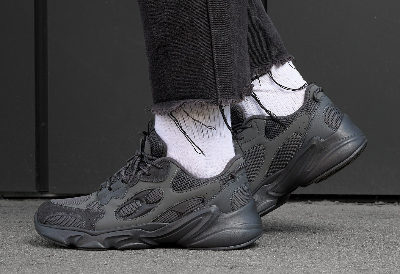 Кросівки чоловічі Staff dark gray темно-сірі еко шкіра молодіжні з логотипом сітка ціна