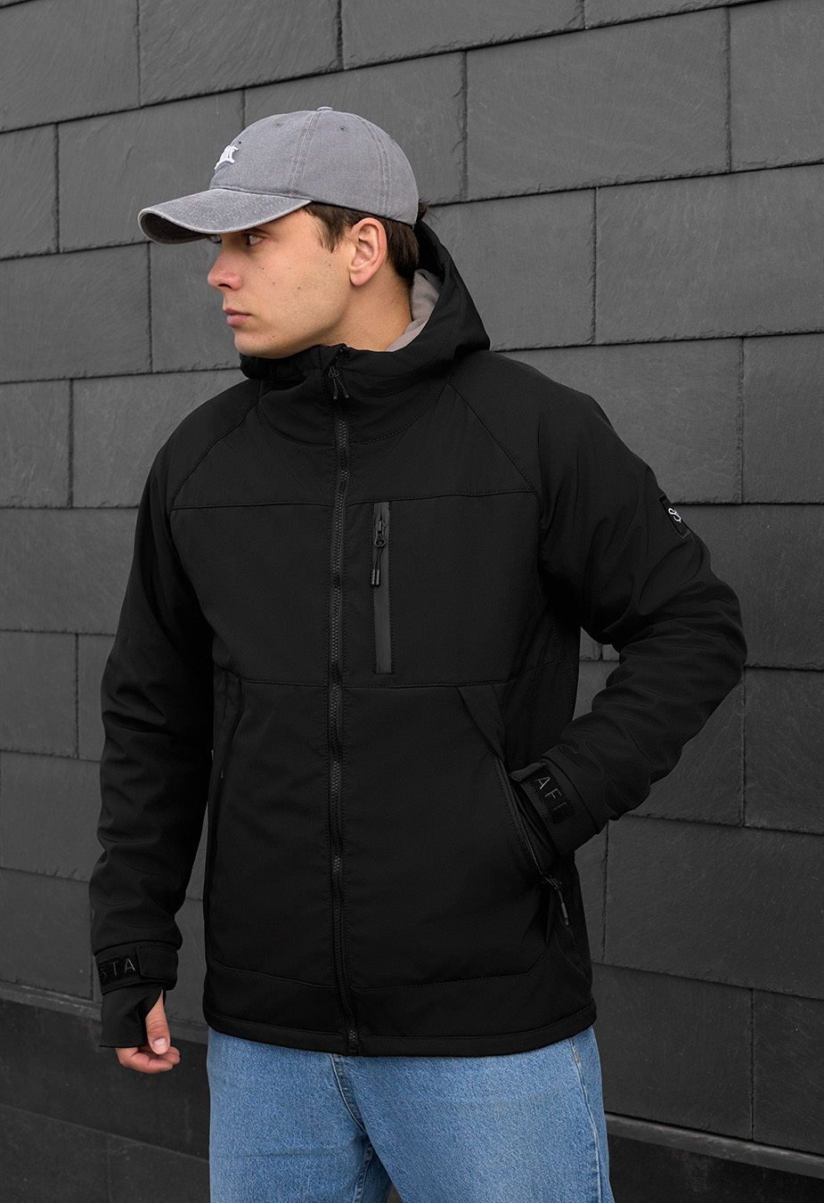 Чоловіча куртка Staff soft shell lokk black чорна з капюшоном з манжетами водонепроникна реглан ...